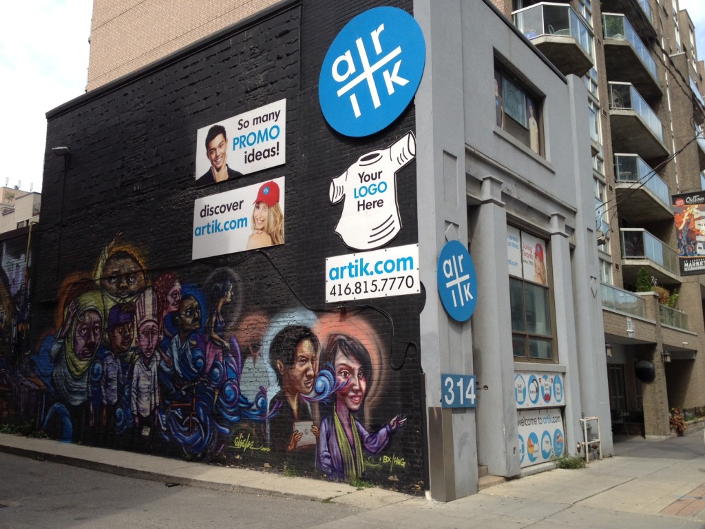 How to Make Custom Tote Bags With Your Design - Artik Toronto Blog